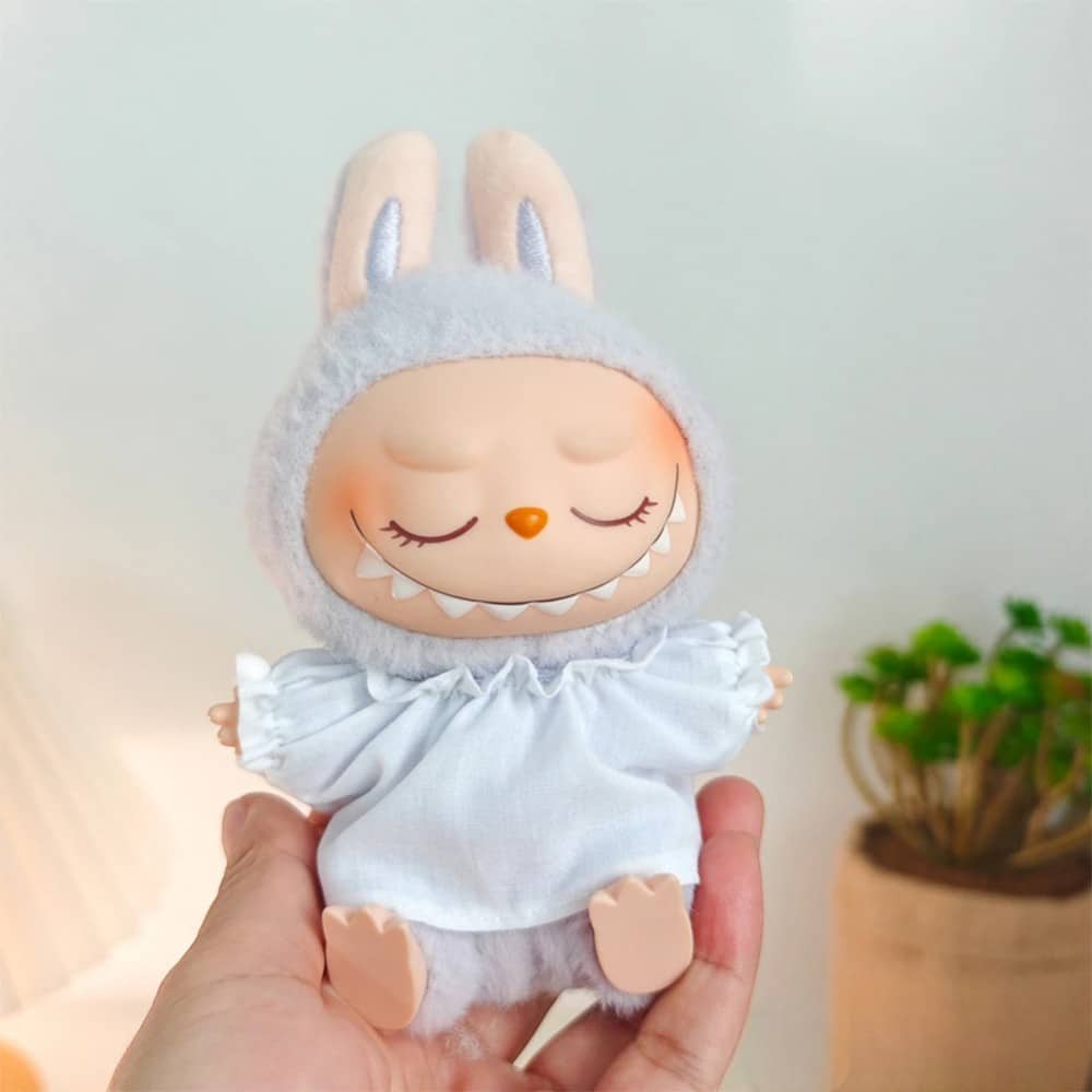 Schattige kledingaccessoire voor Labubu knuffel • Kinder World